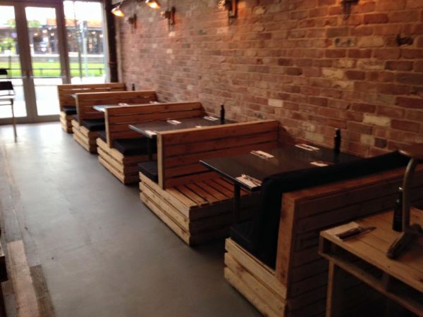 Pallet Seating Set for Restaurant | Pallet Furniture Plans