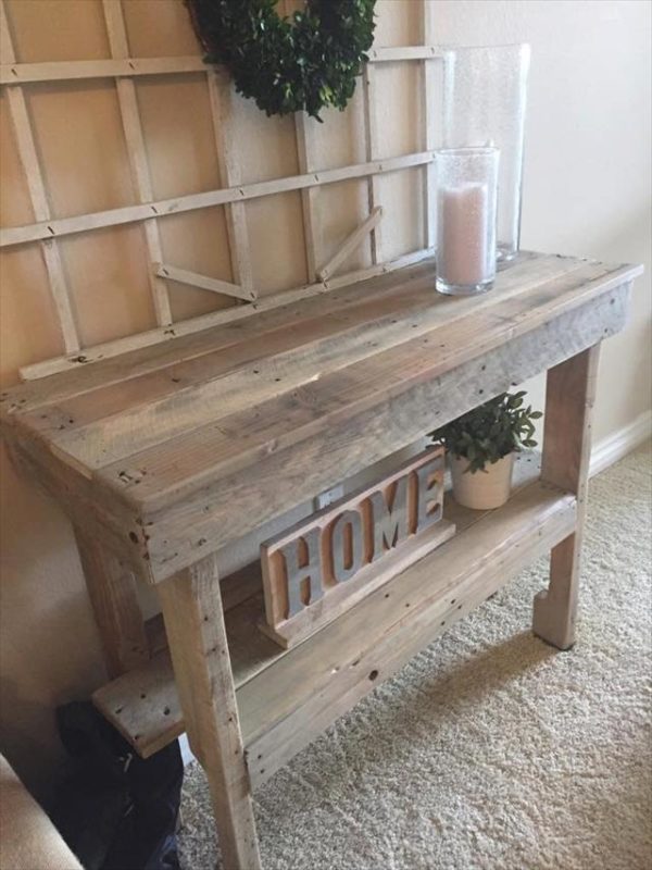 Rustic Pallet Entryway Table | Pallet Furniture Plans